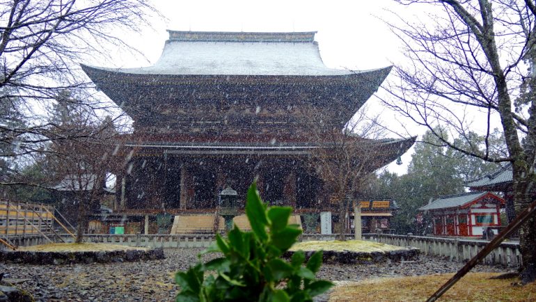 Kinpusen-ji Temple in the Kii Mountains in Winter - The Real Japan